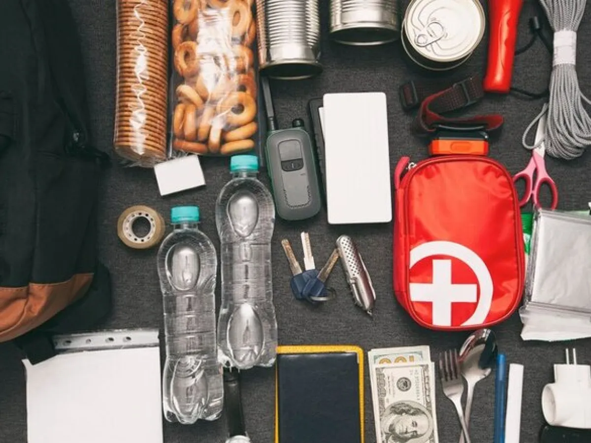 Perlengkapan Survival: 10 Alat Esensial yang Wajib Ada dalam Ranselmu